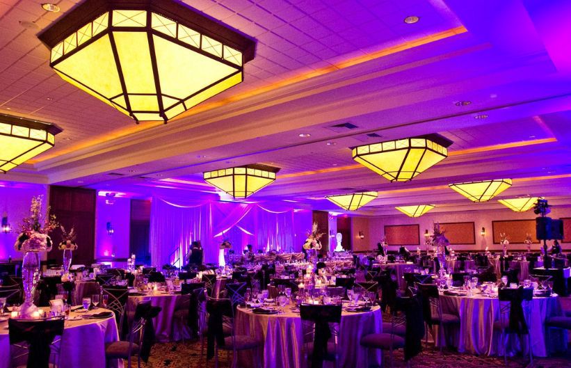Customize your dazzling wedding set-up at our magical wedding venues!